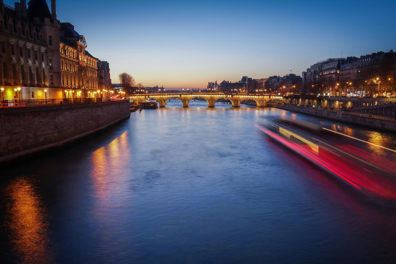 CRUISE PLUS MOULIN ROUGE (glass of champagne) | Gray Line