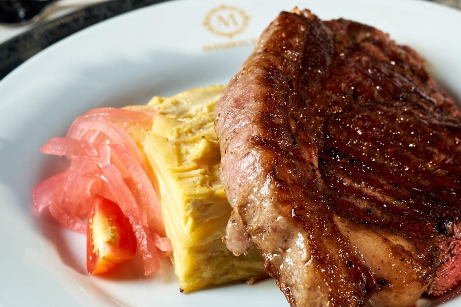 Premium Dinner Show at Mansion Tango | Gray Line