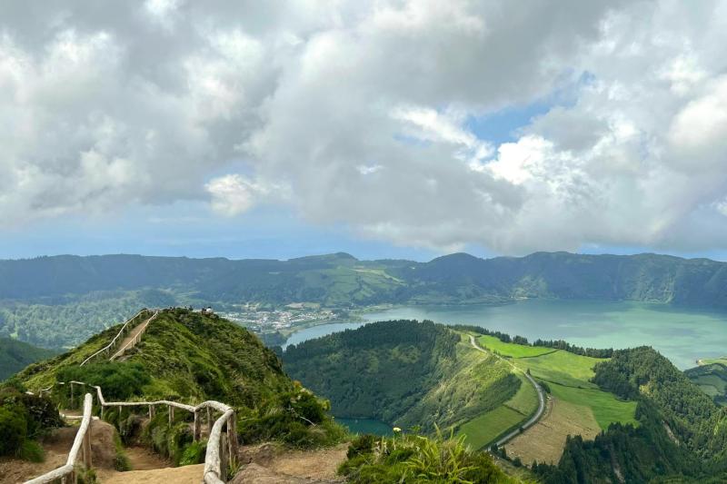 Sete Cidades: Through Views and Viewpoints | Gray Line