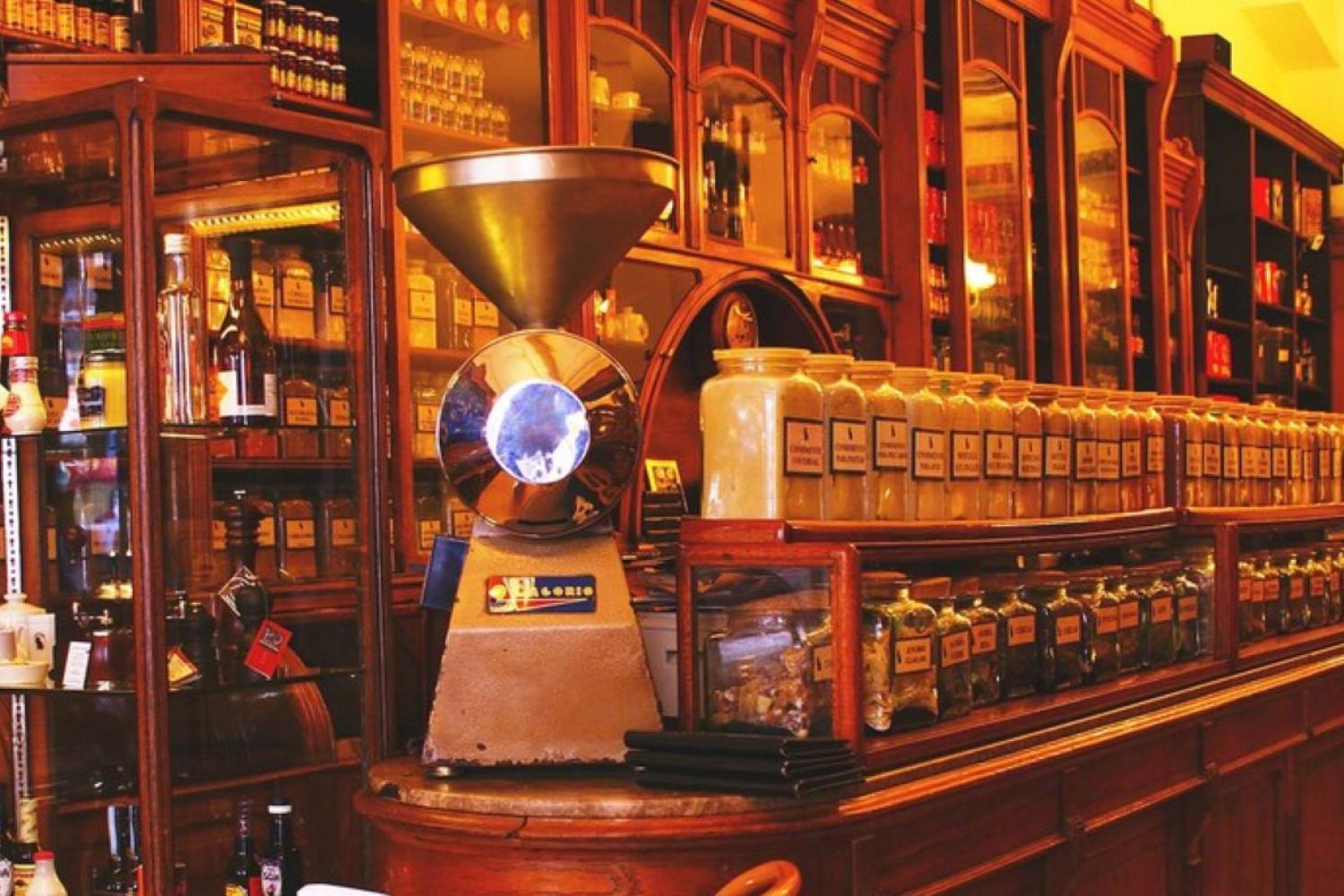 Combo: Brunch at El Gato Negro & 48-hour Bus Ticket | Gray Line