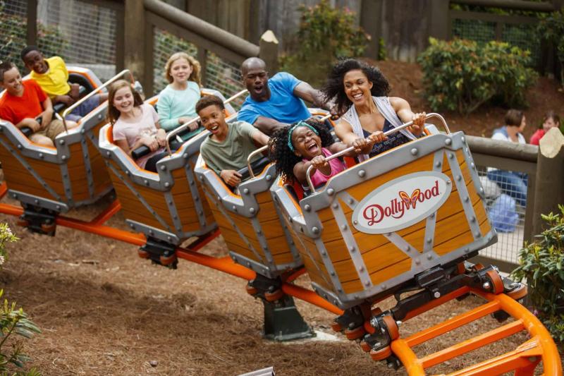 Dollywood Day Trip From Nashville | Gray Line