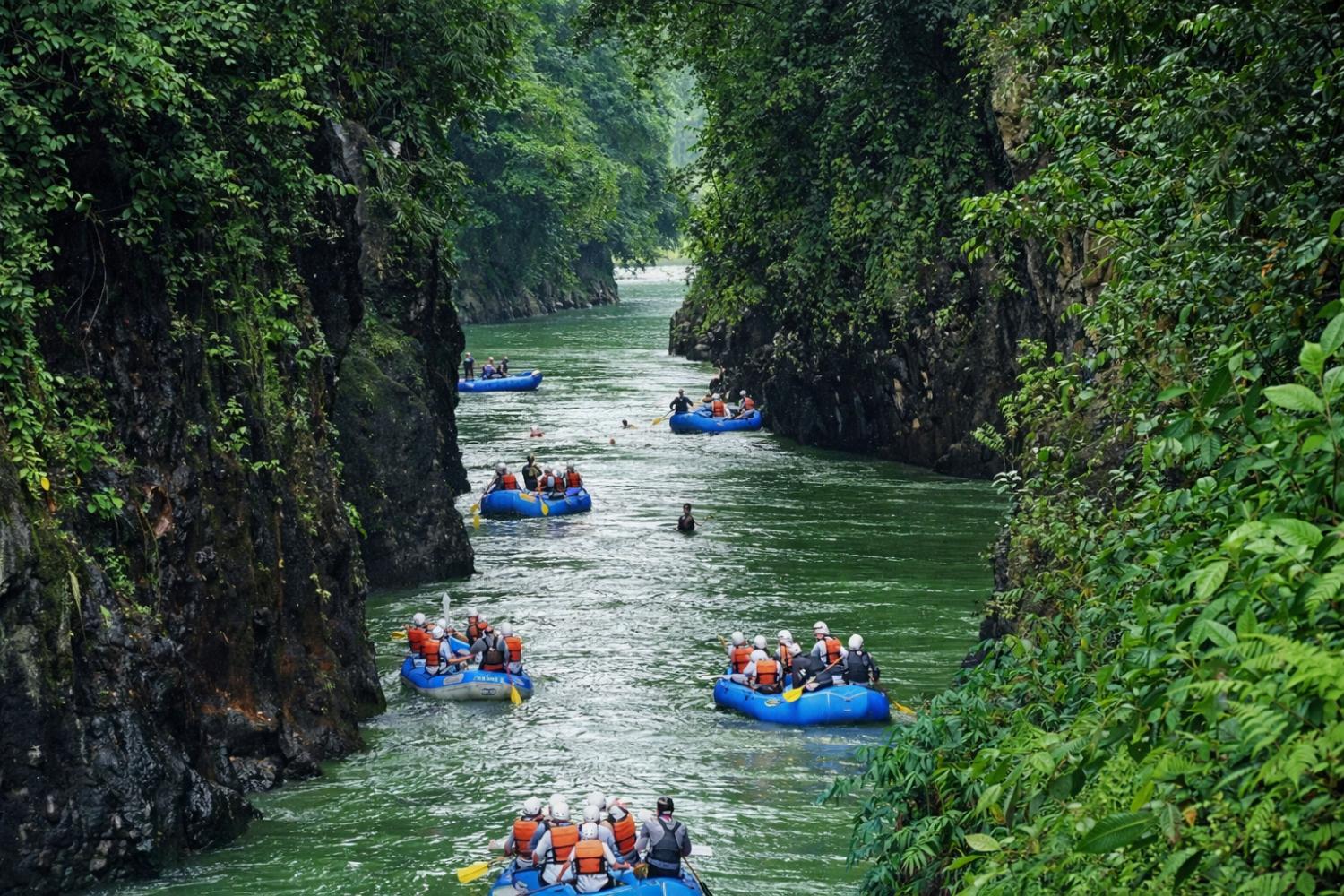 White Water Rafting Pacuare River Full Day Tour From San Jose | Gray Line