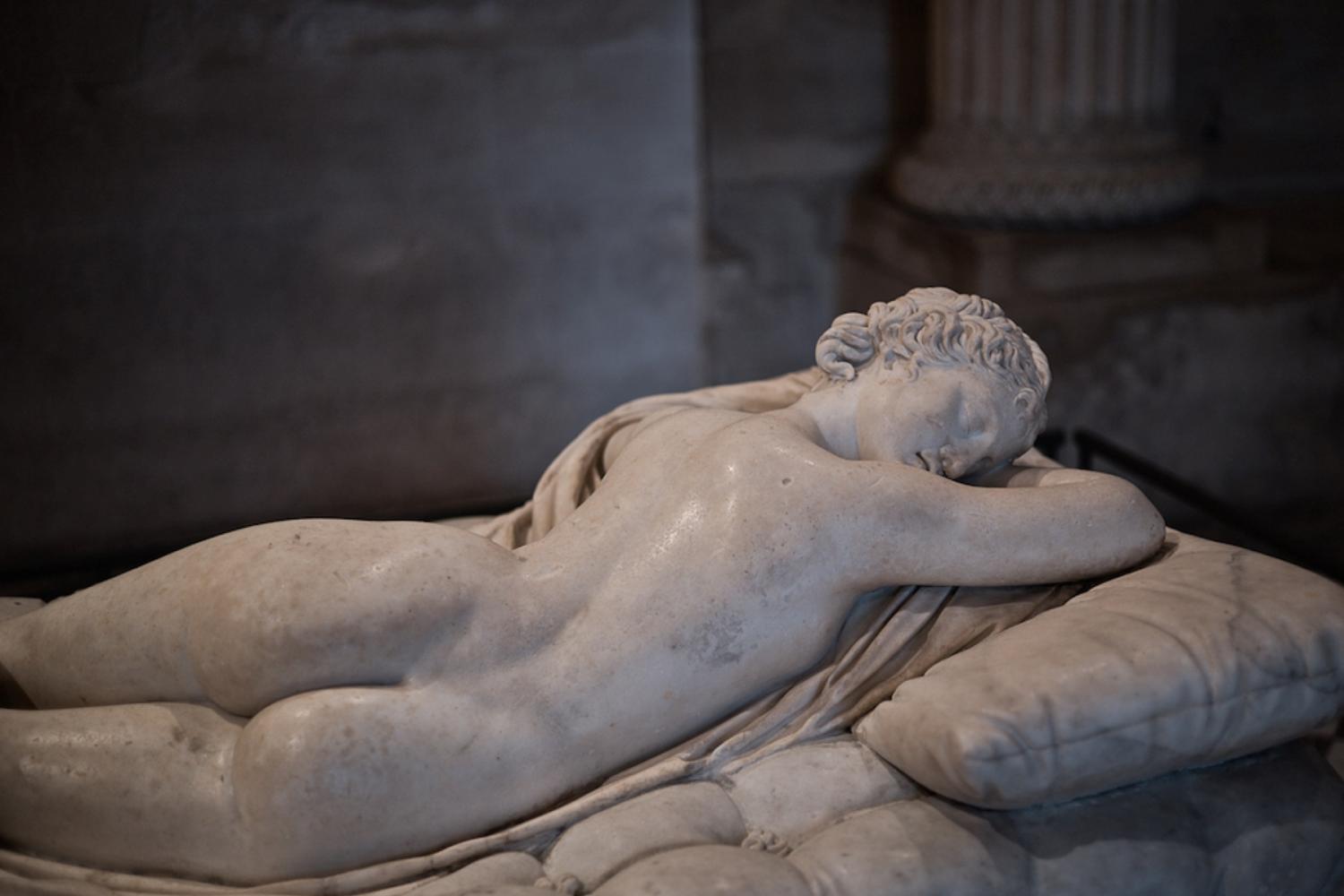 Louvre Museum Tickets with introduction to the Mona Lisa - Hellotickets