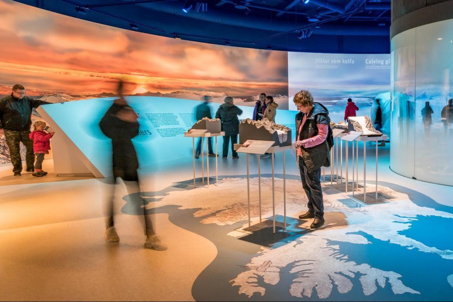 Perlan Museum - Glaciers and Ice Cave - Reykjavik