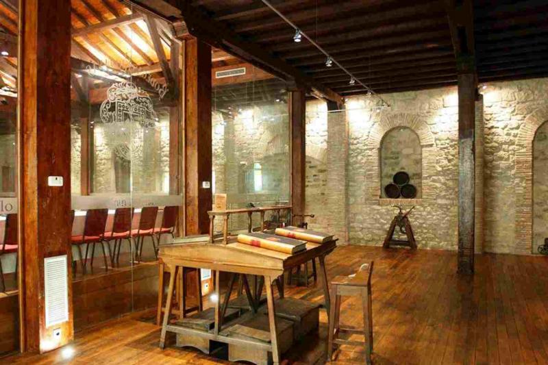 Visita a Bodegas Riojanas: Experiencia sensorial en bodega centenaria ...